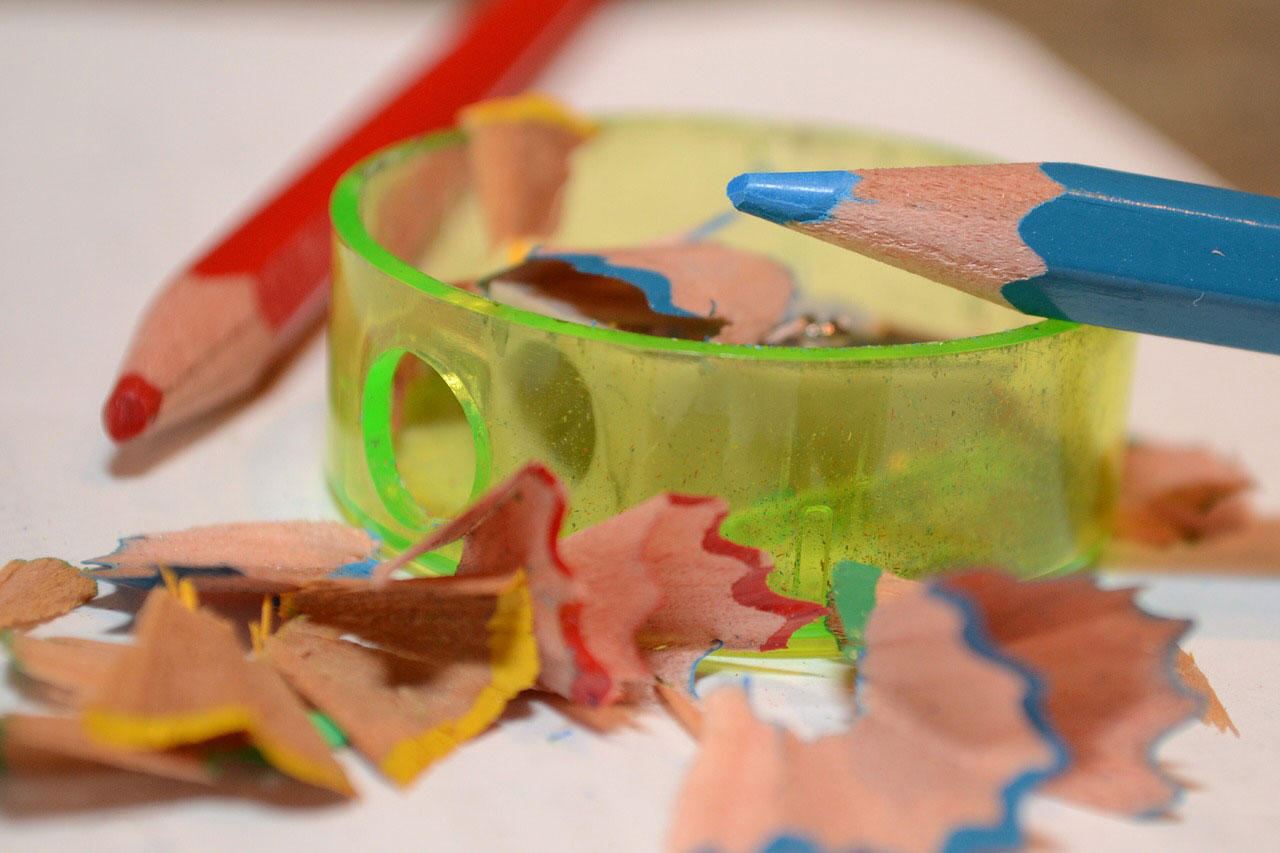 Foto Buntstifte und Anspitzer - Kostenlose Fotos Zum Ausdrucken - Bild ...